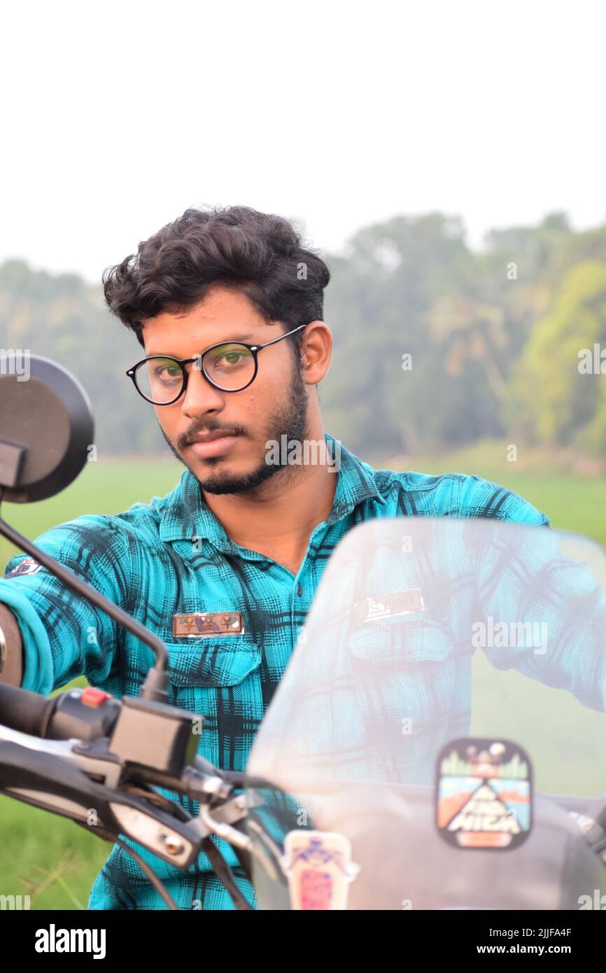 Indian man male young hi-res stock photography and images - Alamy