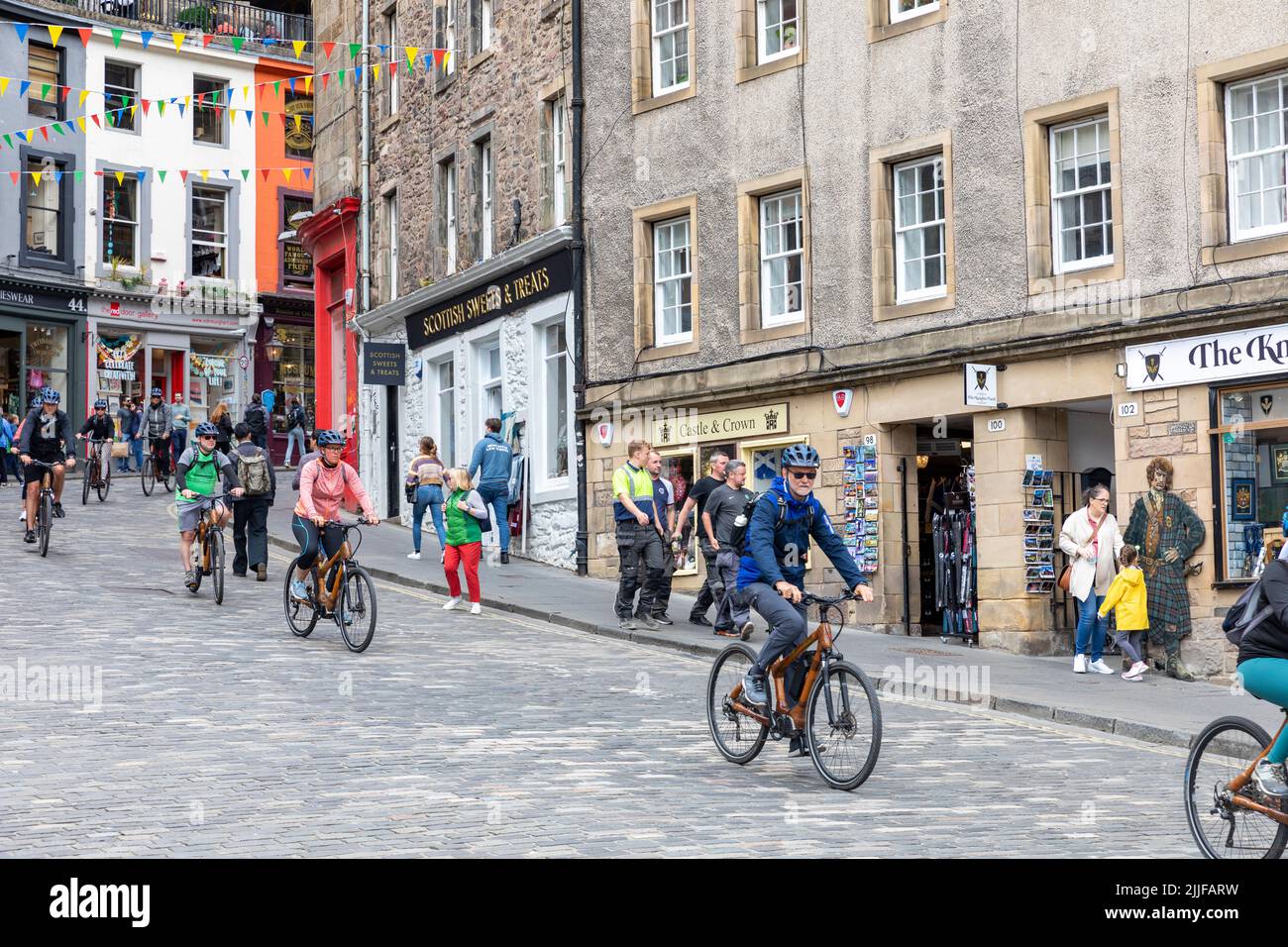 Edinburgh city centre cycle hi-res stock photography and images - Alamy
