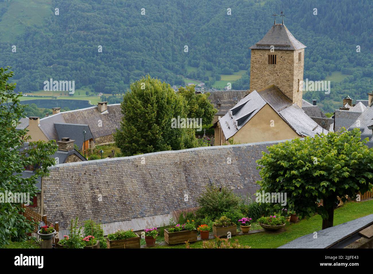 Mont village, Louron valley, Occitanie, Pyrenean mountain range, France ...