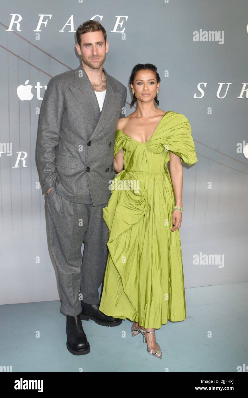 Oliver jackson cohen red carpet hi-res stock photography and images - Alamy