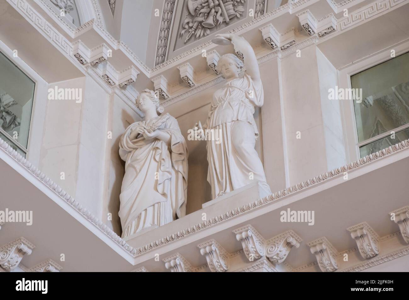 Hermitage museum ancient art gallery hi-res stock photography and ...