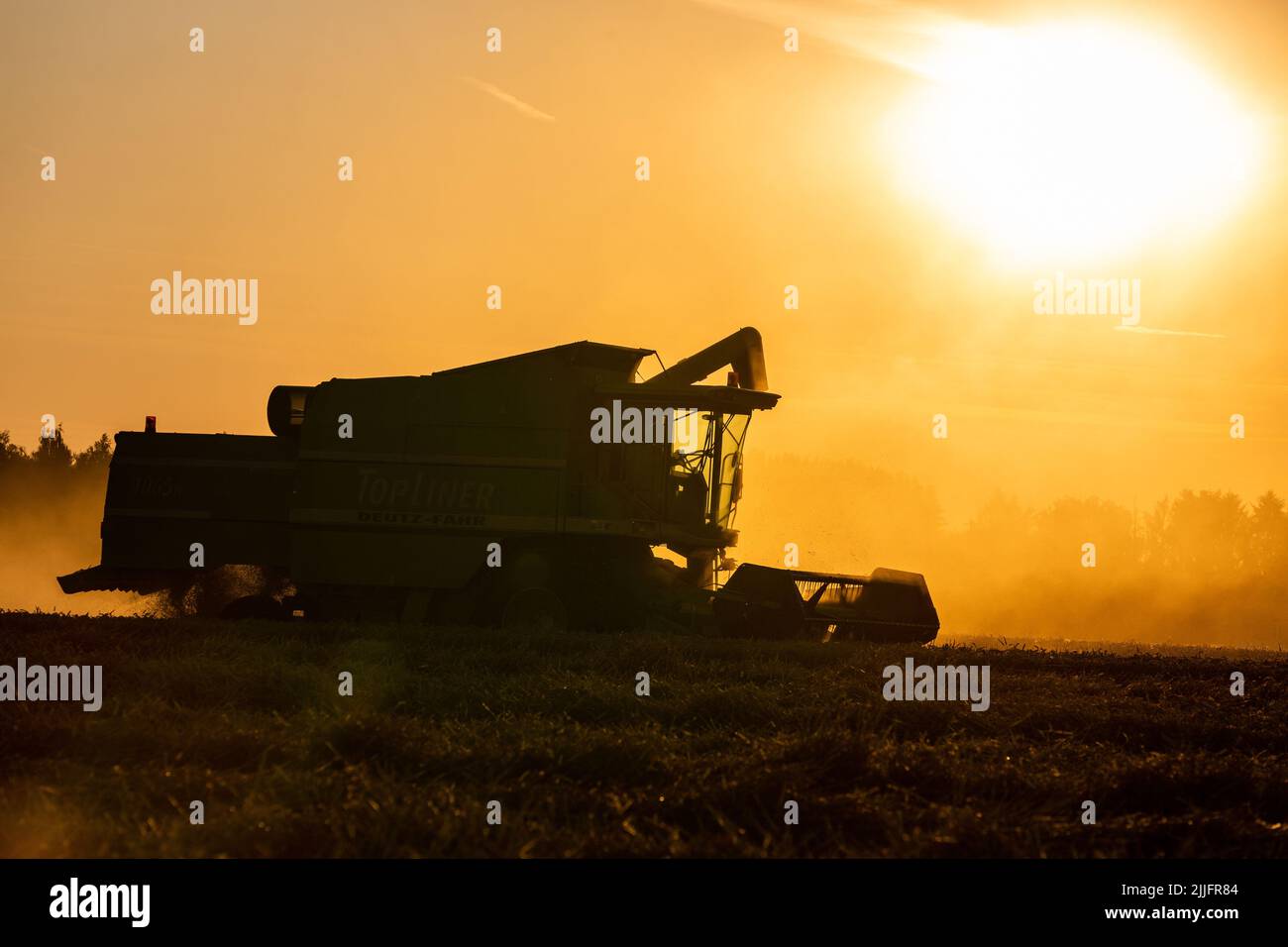 Dust in the sun hi-res stock photography and images - Alamy