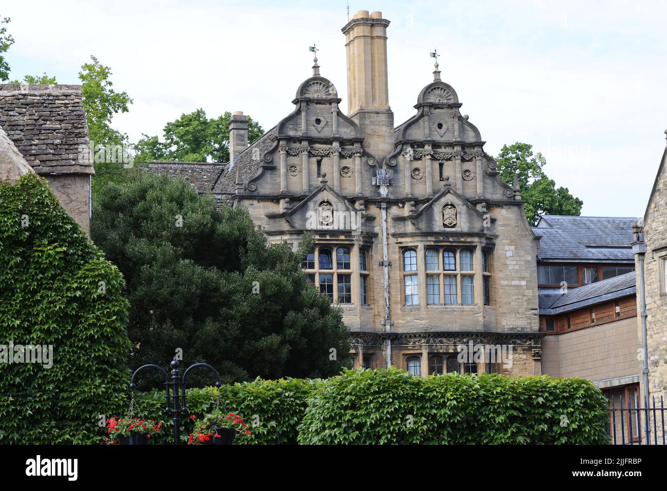 Typical building of the university city of Oxford Stock Photo - Alamy
