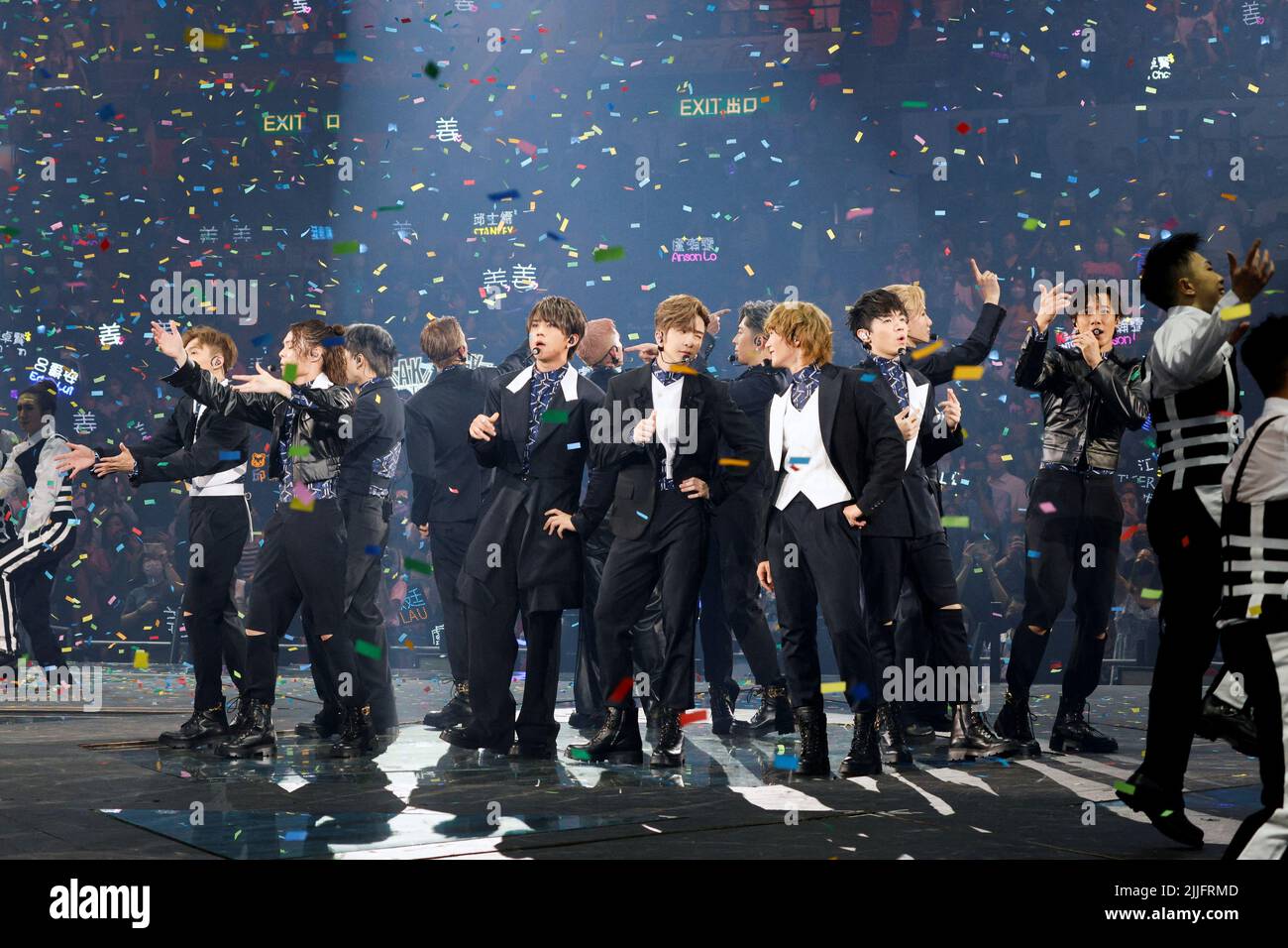 China boy band hi-res stock photography and images - Alamy
