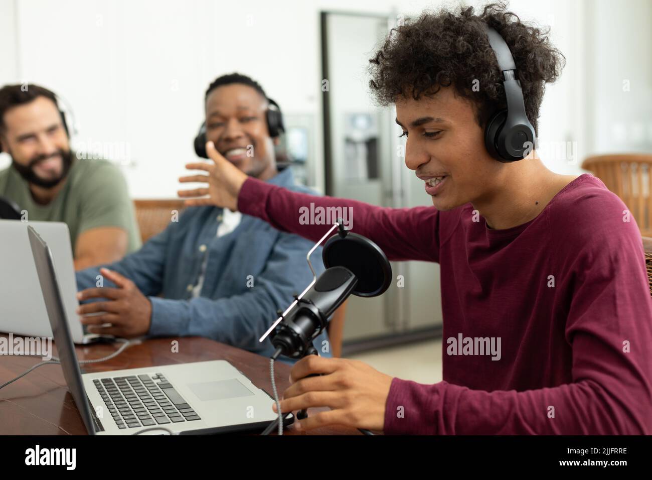 Multiracial man hi-res stock photography and images - Alamy