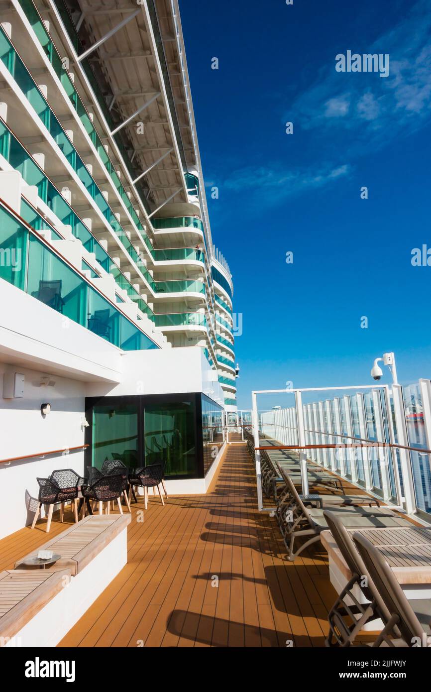 Iona cruise ship hi-res stock photography and images - Alamy