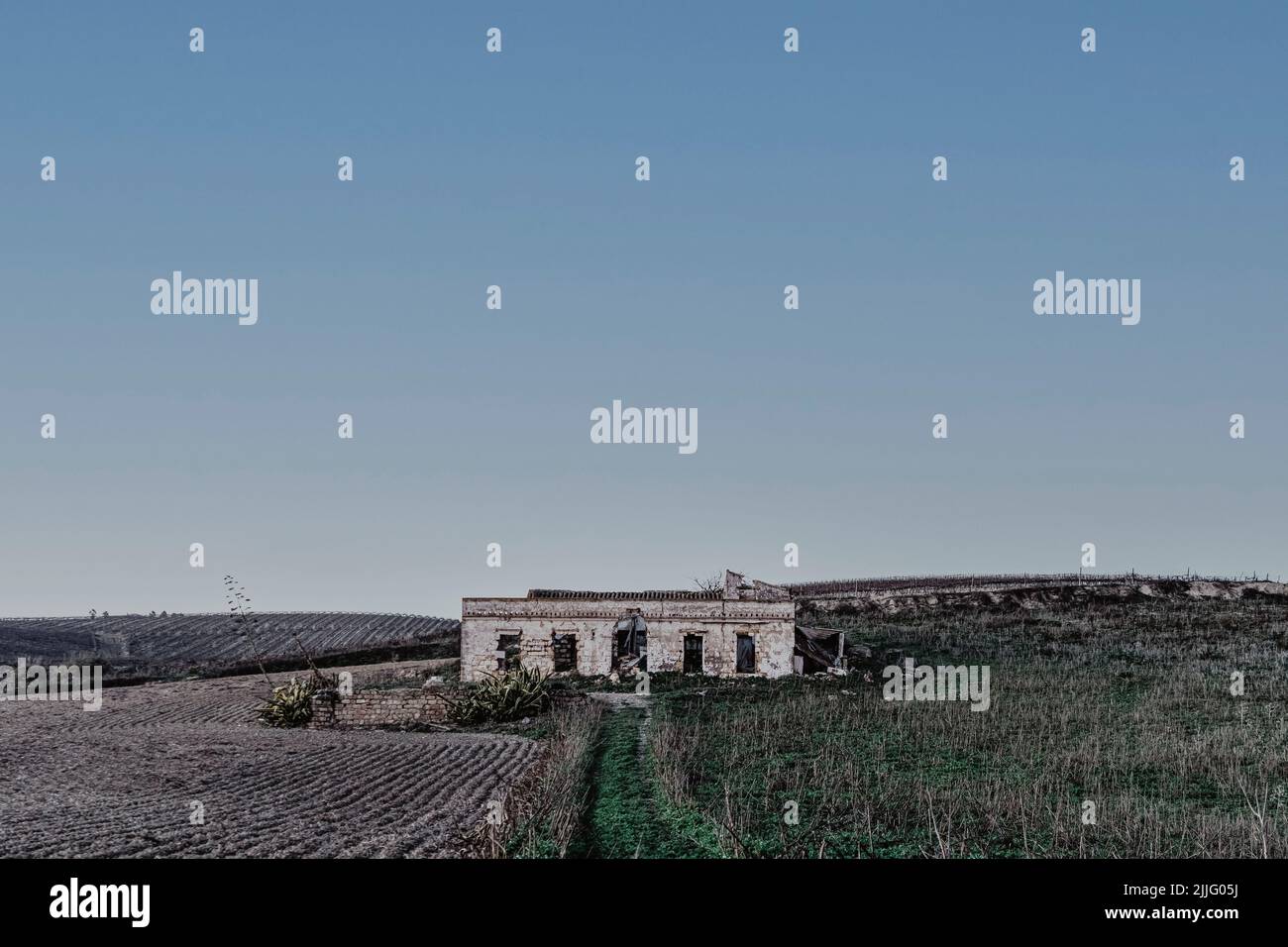 old house in the countryside Stock Photo - Alamy