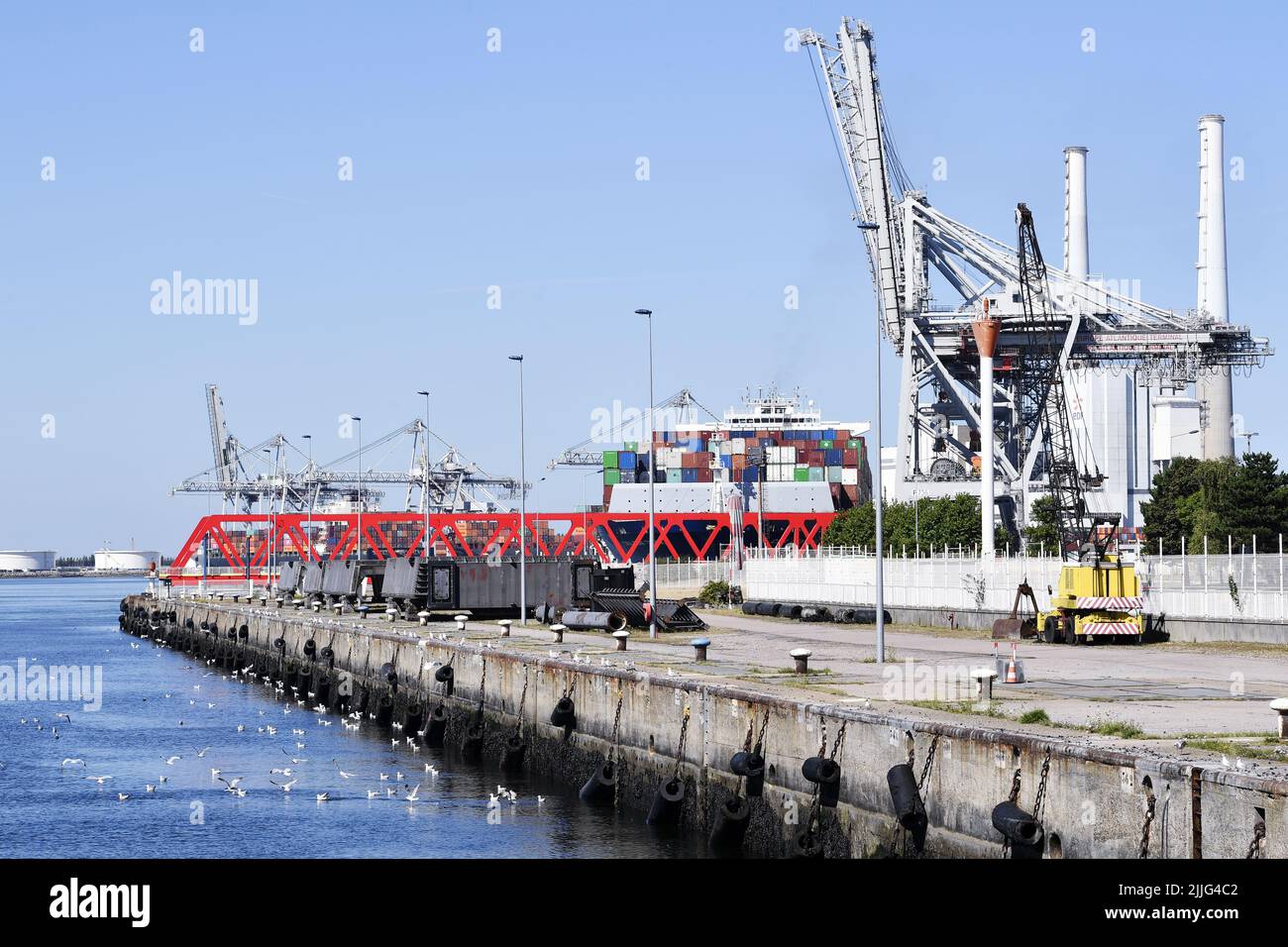 Containers Port in Le Havre - Seine Maritime - Normandie - France Stock ...