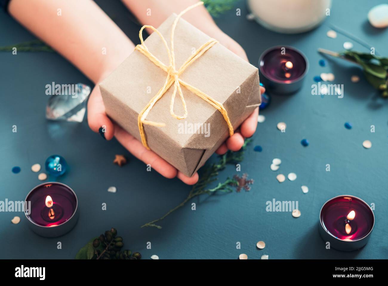 Hands craft hi-res stock photography and images - Alamy