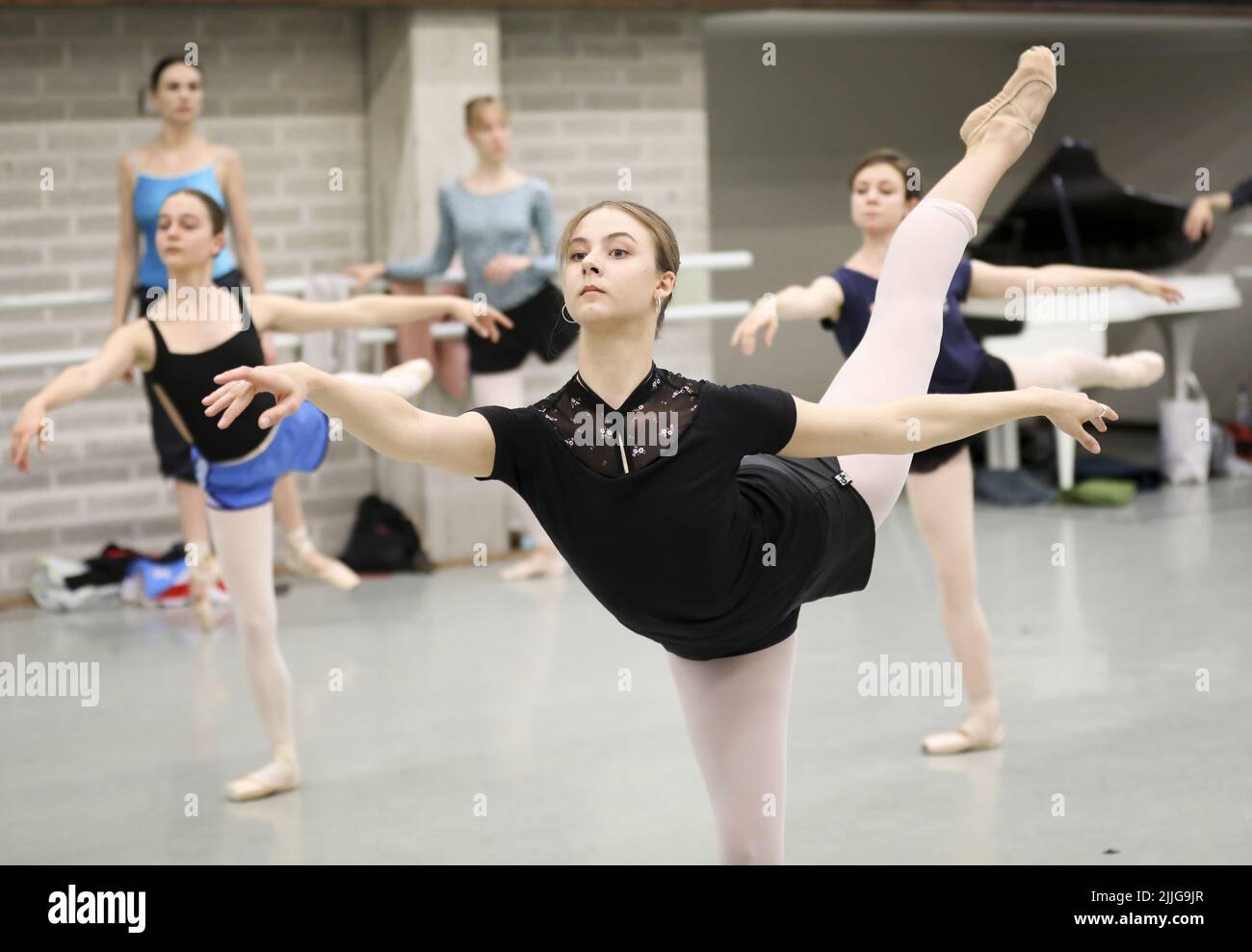 2022-07-21 22:49:48 THE HAGUE - Ballet dancer Anastasia Ilnytska does ...