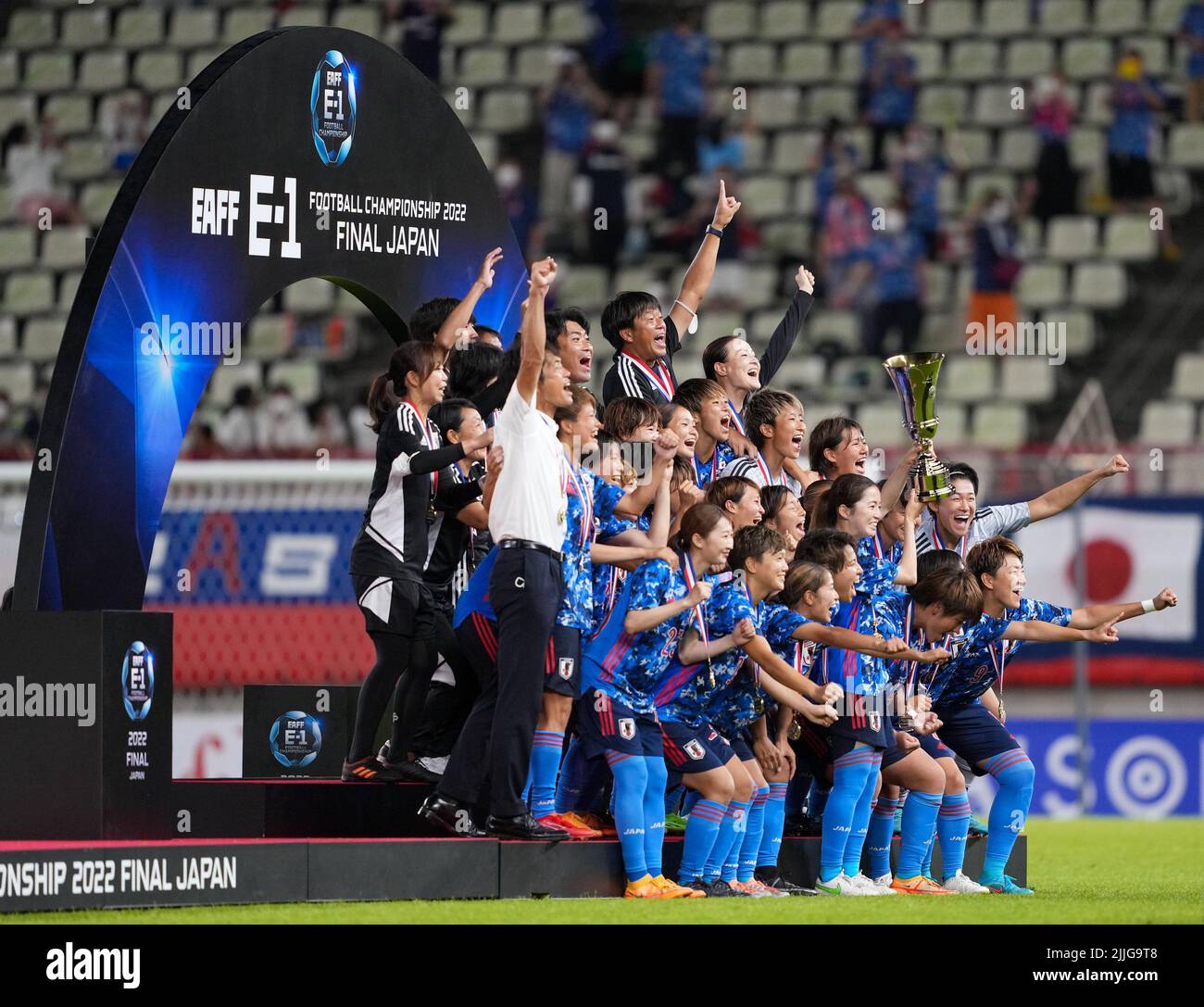 Kashima City, Japan. 26th July, 2022. Team Japan pose for photos during ...