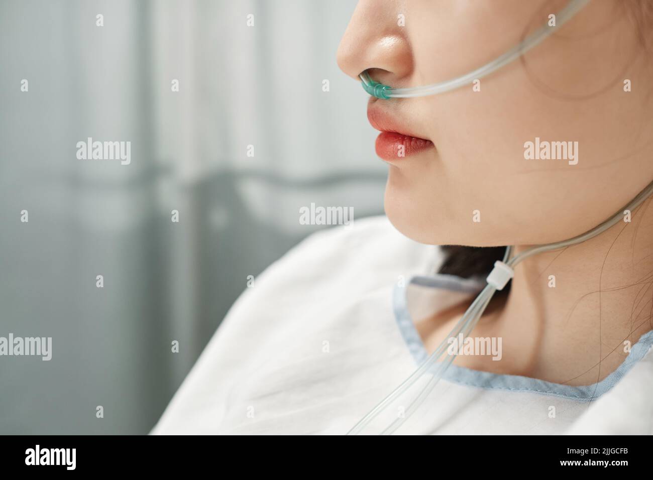 Nasal cannula hi-res stock photography and images - Alamy