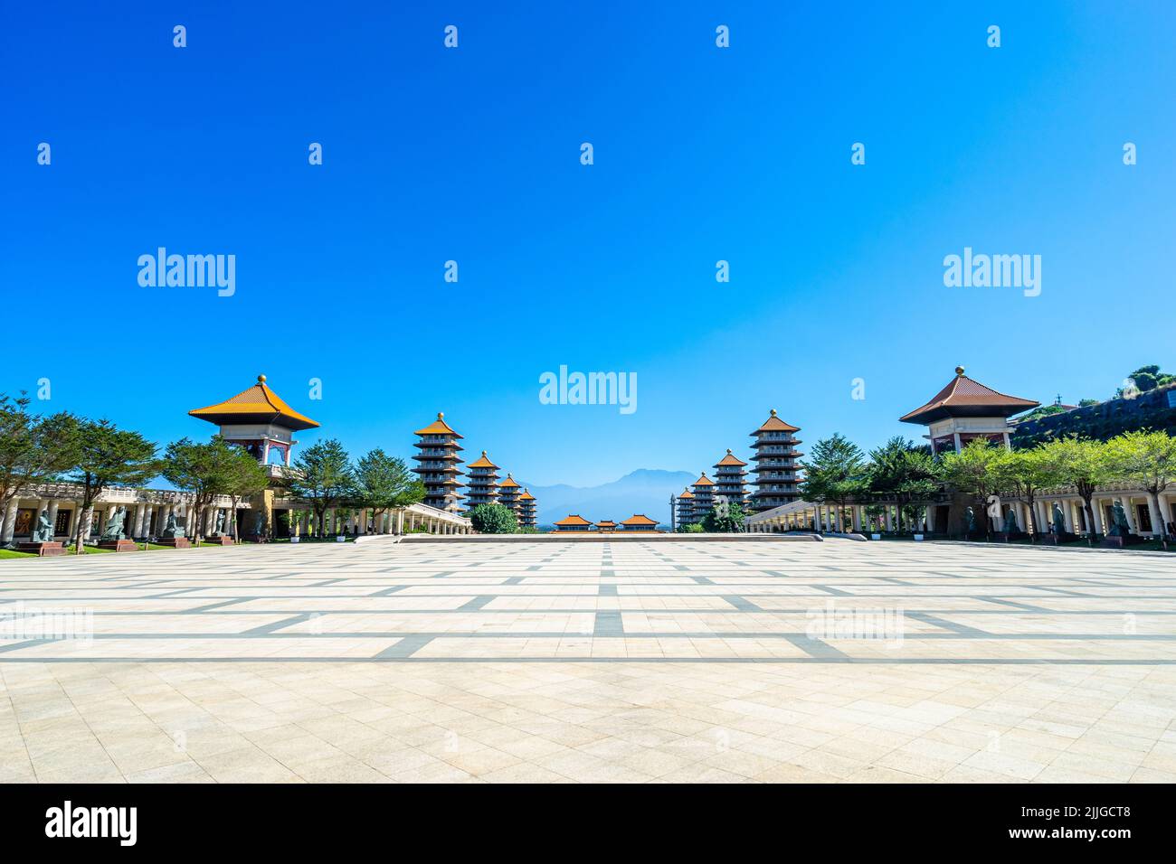 Open area wuth the historical building in the Fo Guang Shan Buddha ...