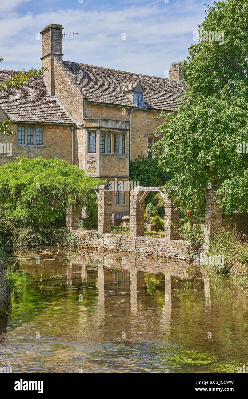Old Stone House, Bourton-on-the-Water, Cotswolds Stock Photo - Alamy