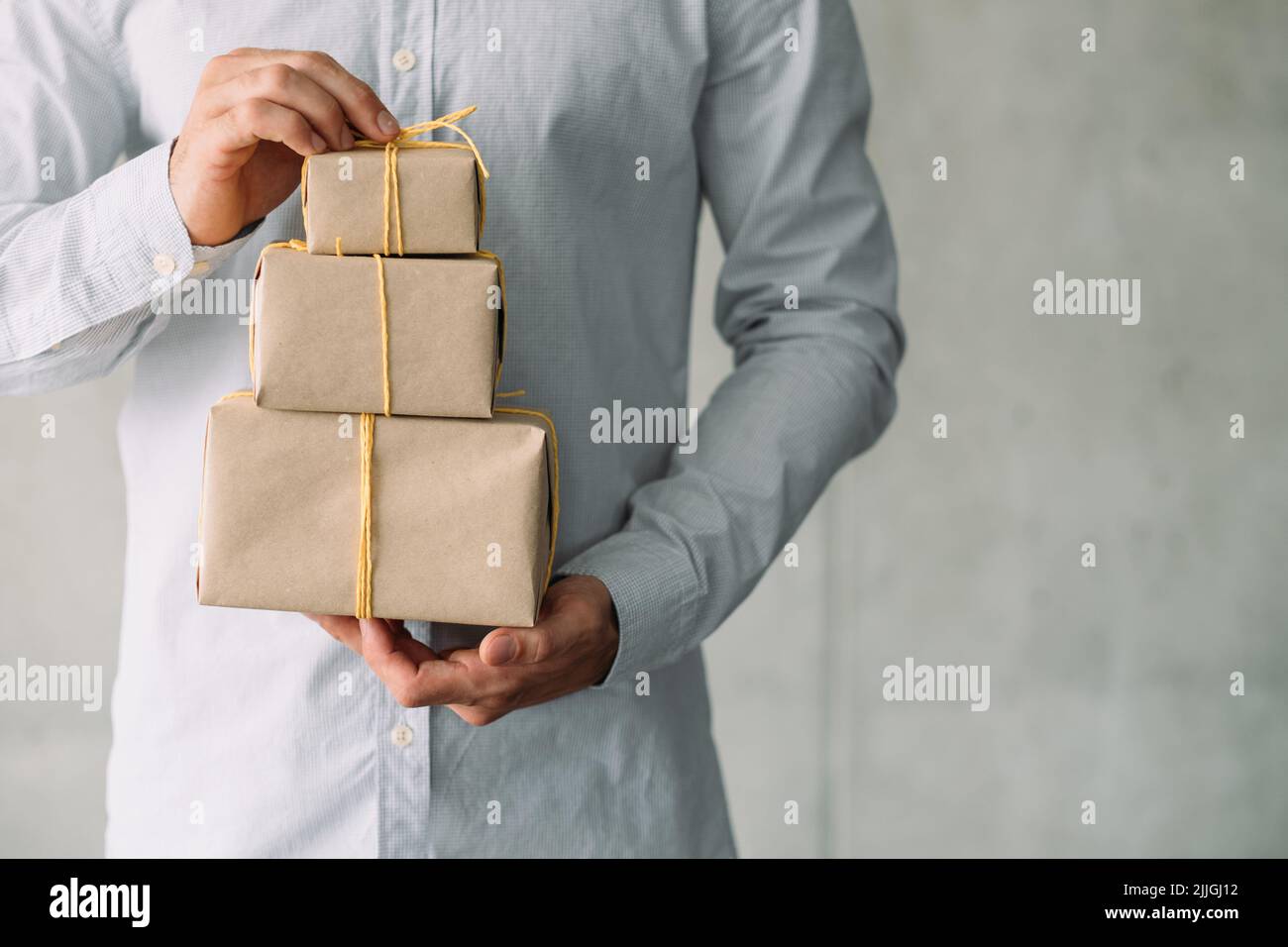 online gift shop delivery service wrapped boxes Stock Photo - Alamy