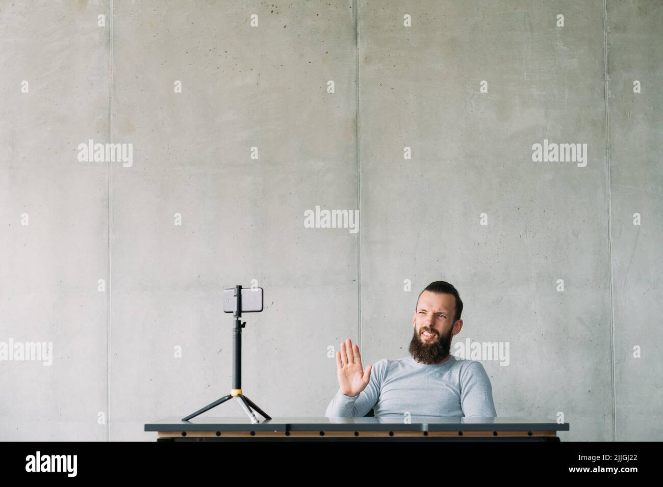 online business coaching man smartphone advice Stock Photo - Alamy