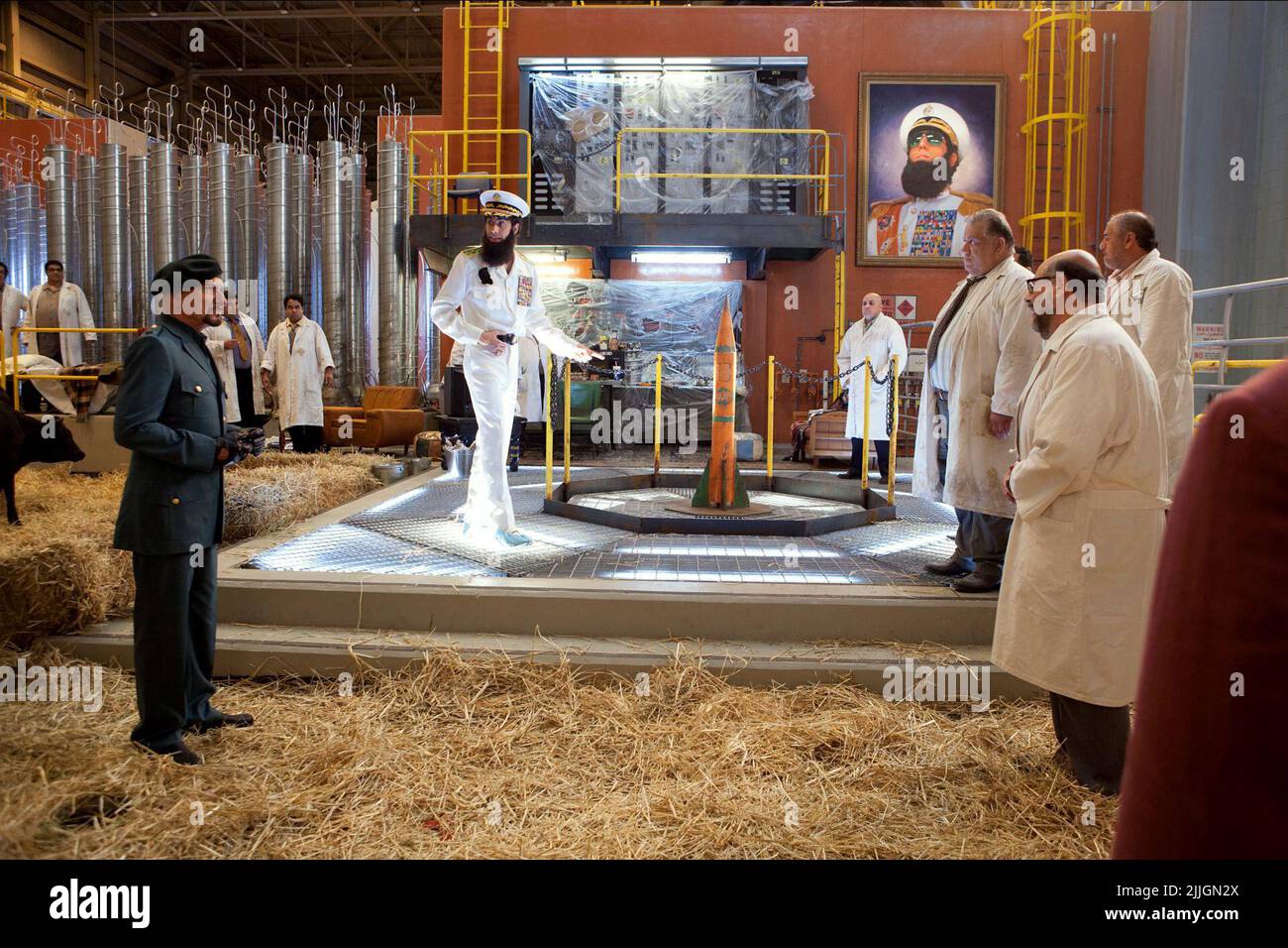 BEN KINGSLEY, SACHA BARON COHEN, THE DICTATOR, 2012 Stock Photo - Alamy