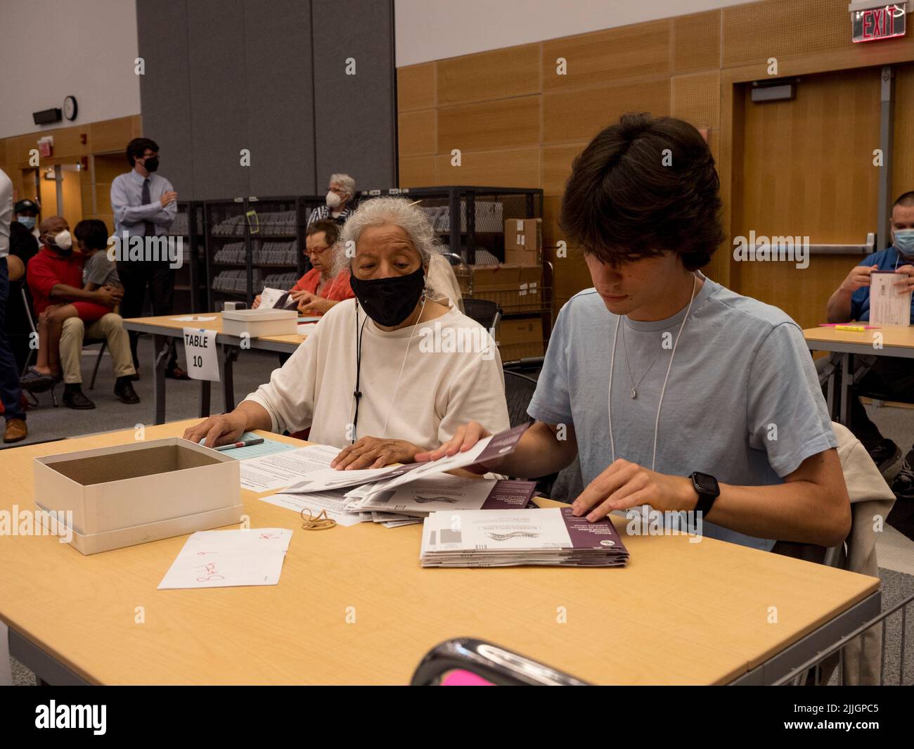 Ballot folder hi-res stock photography and images - Alamy