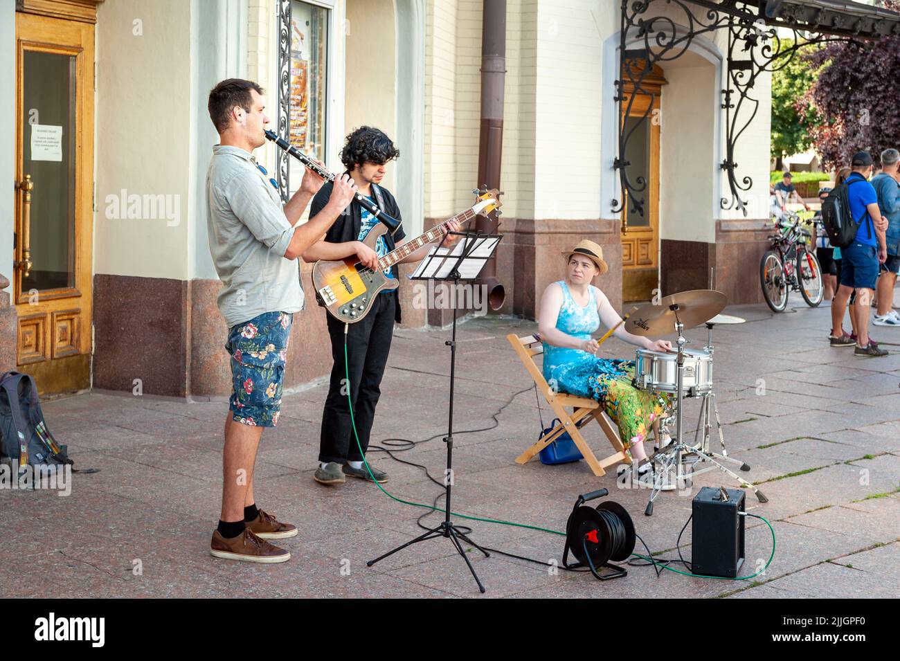 Girl band urban lady hi-res stock photography and images - Alamy
