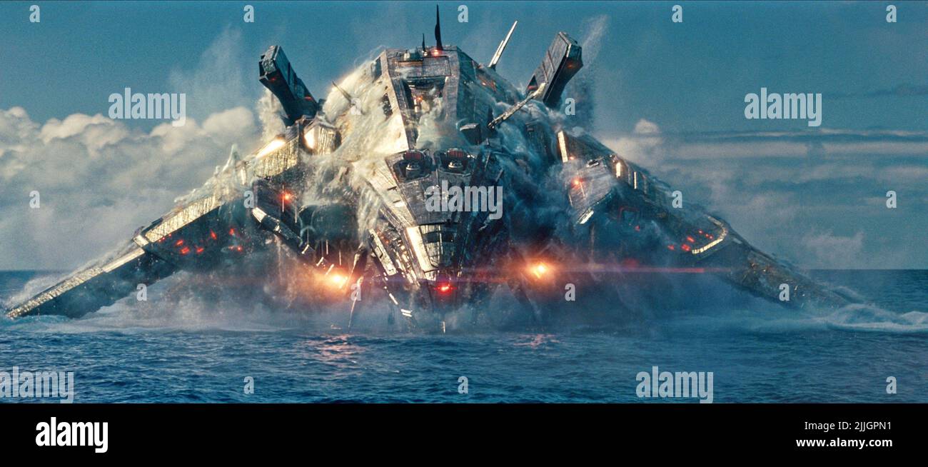 ALIEN SPACECRAFT, BATTLESHIP, 2012 Stock Photo - Alamy