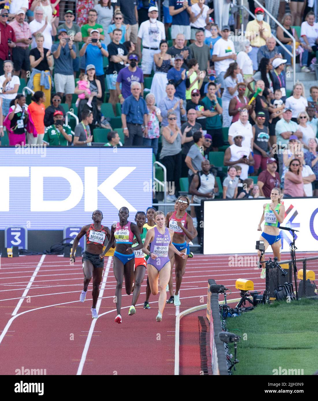 Athing Mu (USA) and Keely Hodgkinson (GB&NI) competing in the women’s ...