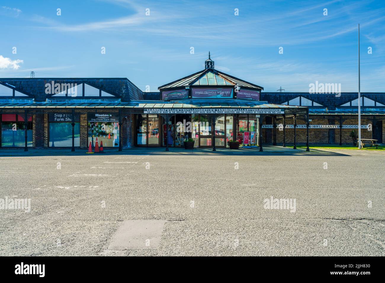 Llanfair­pwllgwyngyll­gogery­chwyrn­drobwll­llan­tysilio­gogo­goch ...