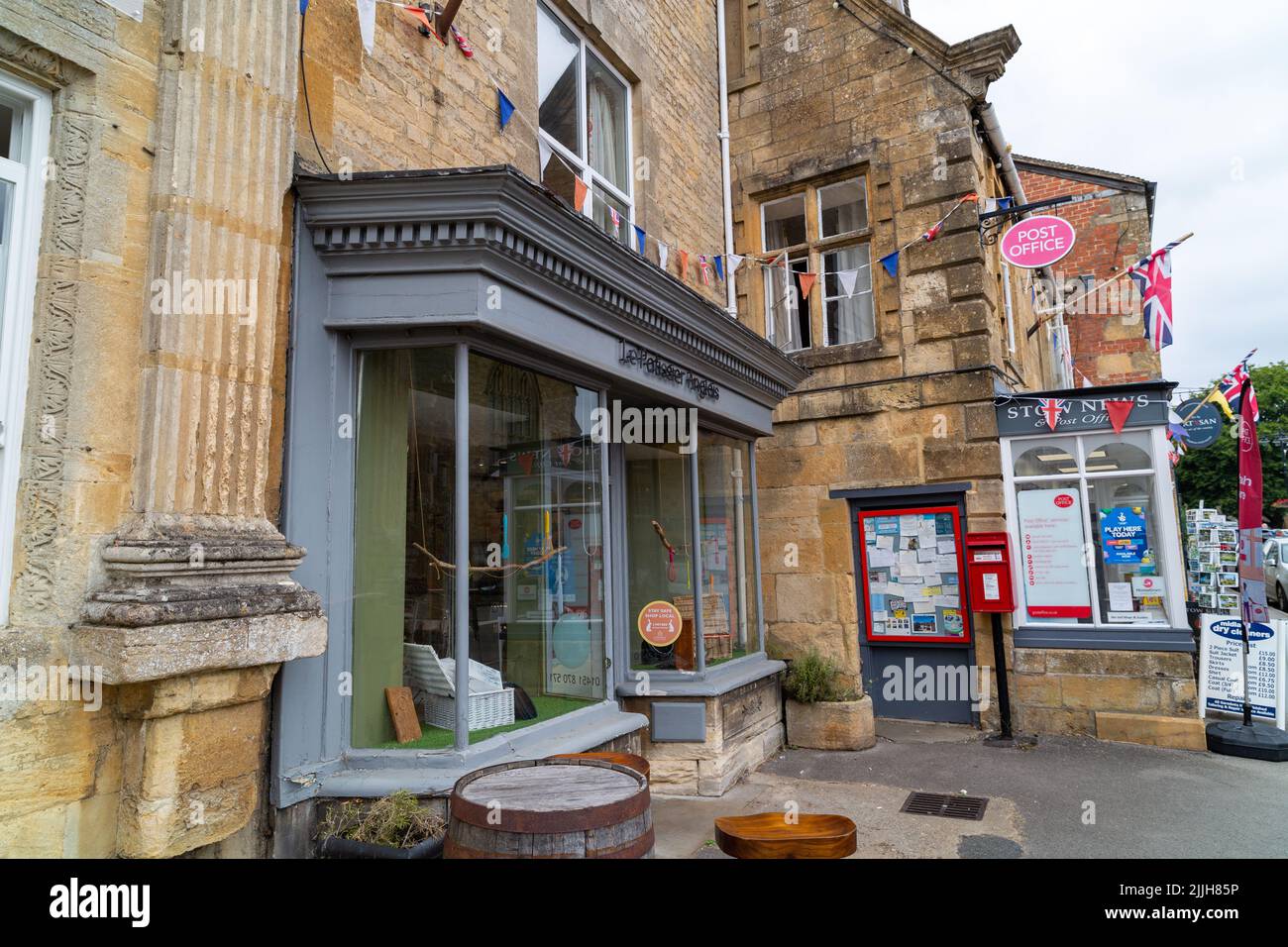 Church street stow on wold hi-res stock photography and images - Alamy