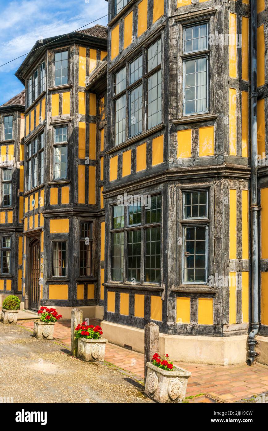 Old historic Tudor timer building in Shrewsbury, Shropsire, UK Stock ...