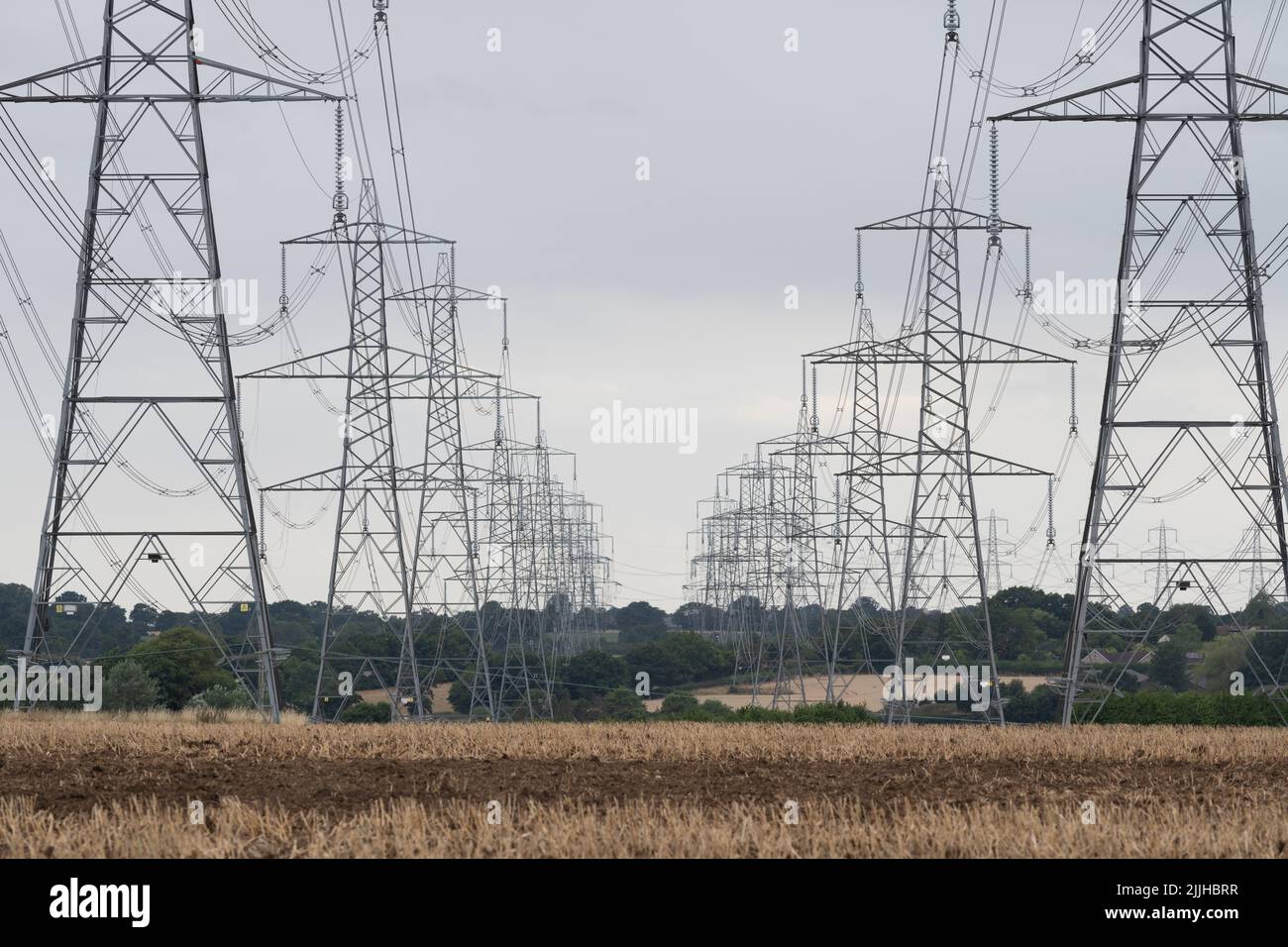 Twin 400kV transmission lines leading from Sizewell nuclear power ...