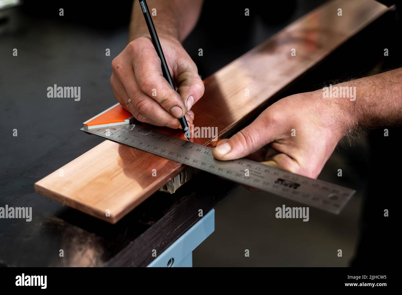 Hand measurements hi-res stock photography and images - Alamy