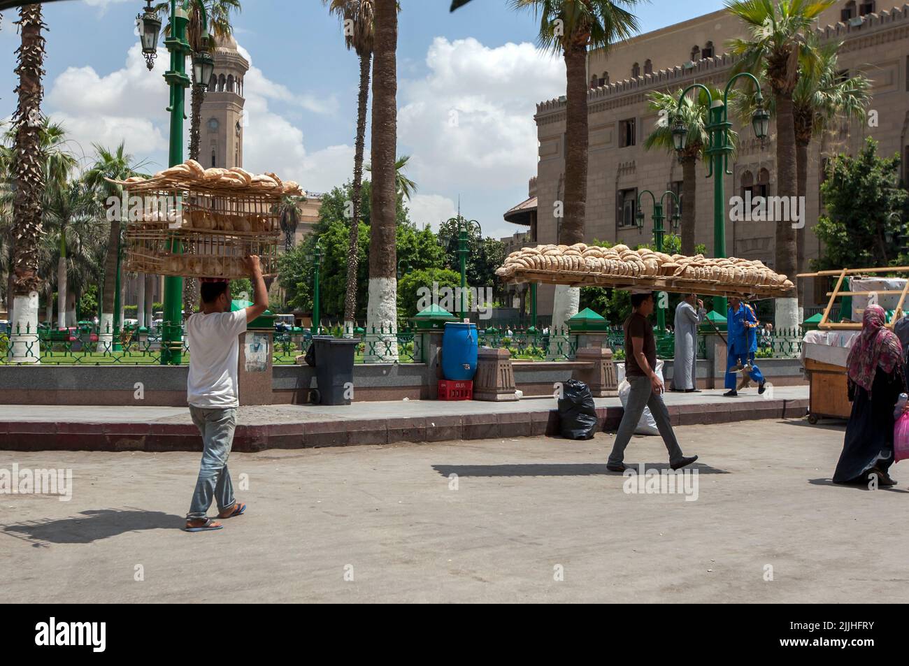 Street scene cairo egypt hi-res stock photography and images - Alamy