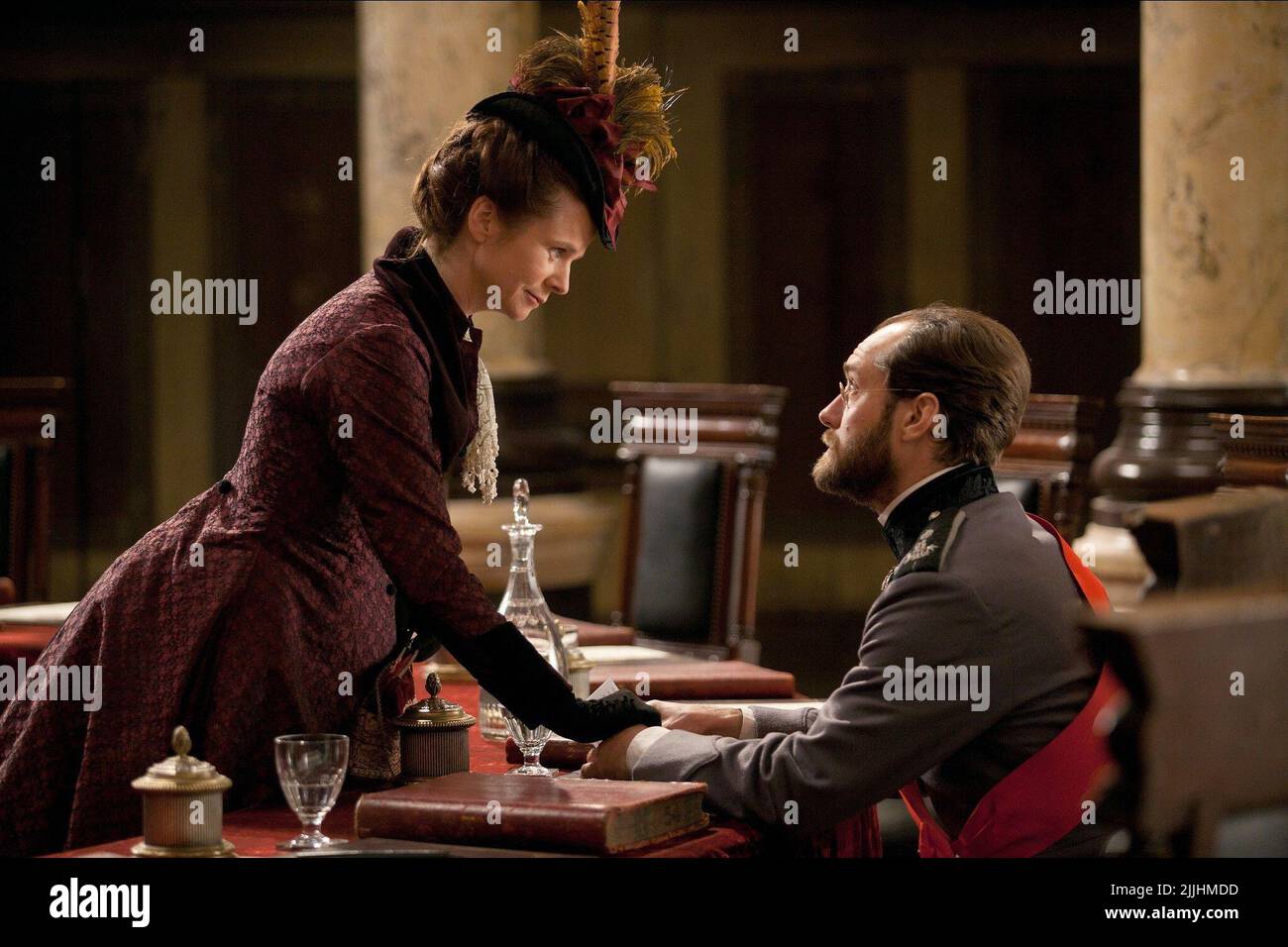 EMILY WATSON, JUDE LAW, ANNA KARENINA, 2012 Stock Photo - Alamy