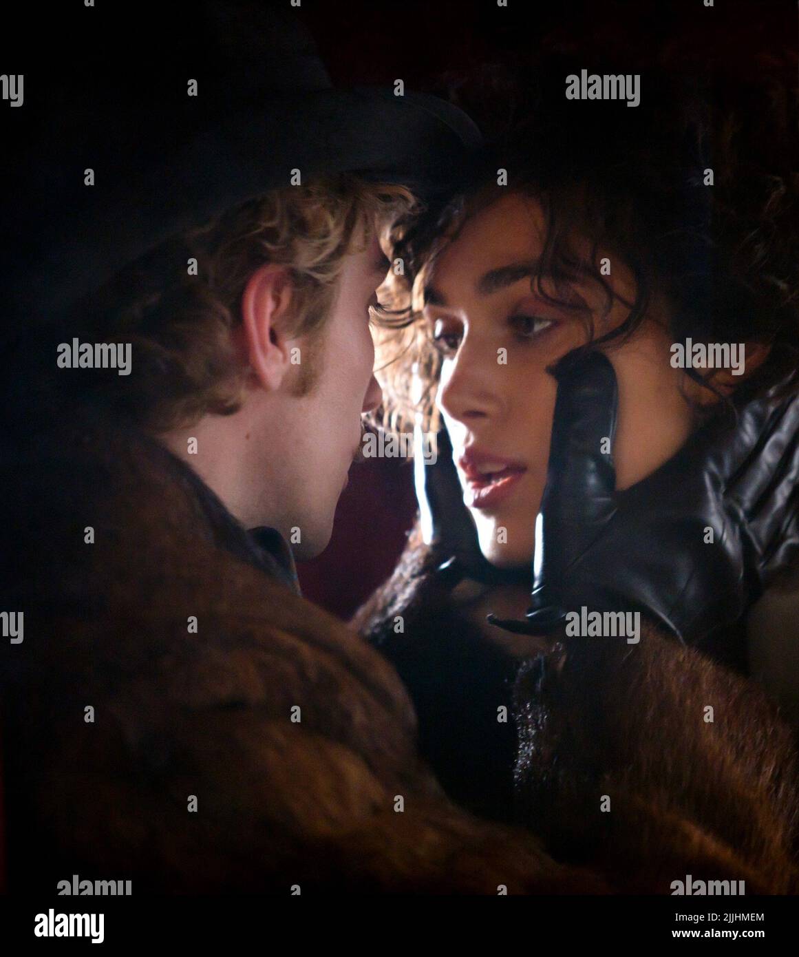 AARON TAYLOR-JOHNSON, KEIRA KNIGHTLEY, ANNA KARENINA, 2012 Stock Photo - Alamy
