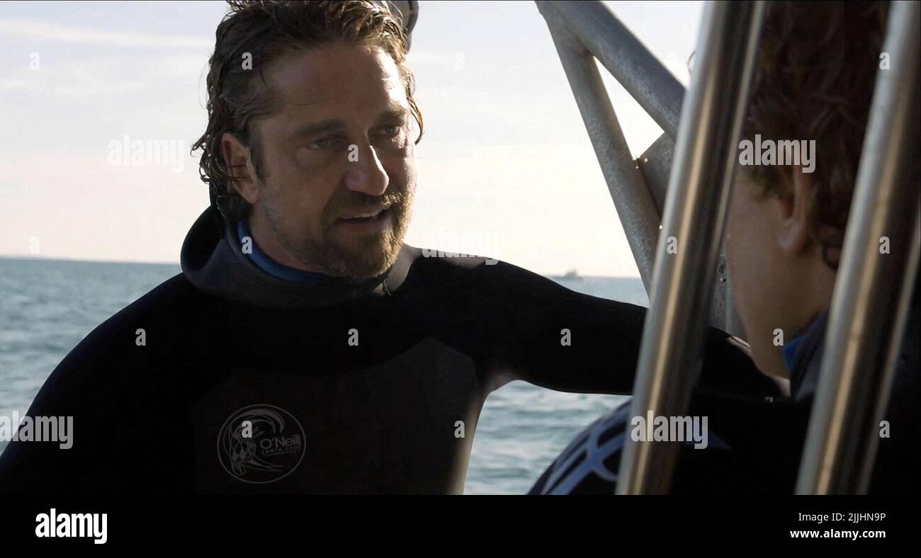 Chasing boat hi-res stock photography and images - Alamy