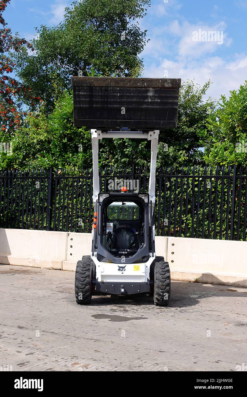 Skidsteer loader with wheels hi-res stock photography and images - Alamy