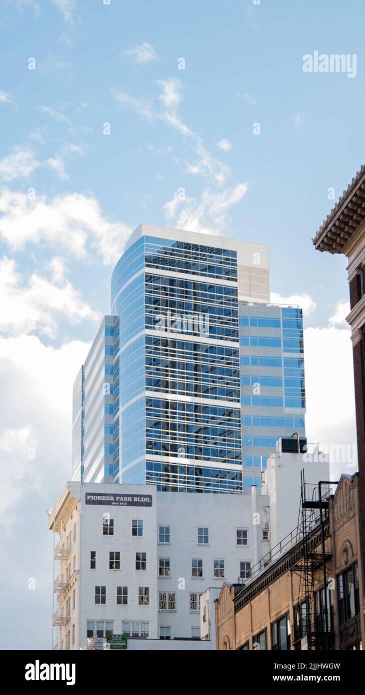 The Fox Tower in Downtown Portland on a sunny afternoon Stock Photo - Alamy