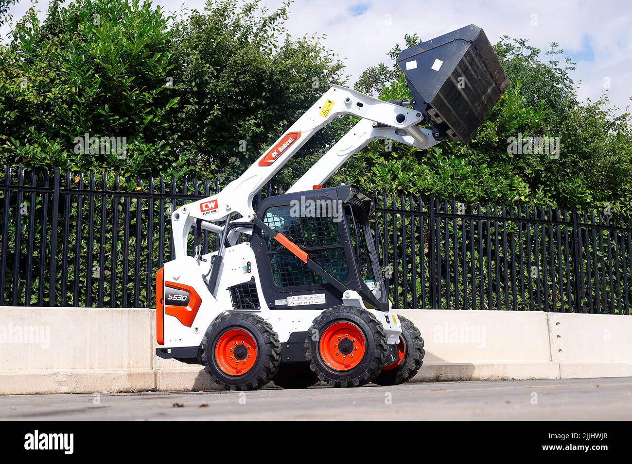 A brand new Bobcat S530 skidsteer loader Stock Photo - Alamy
