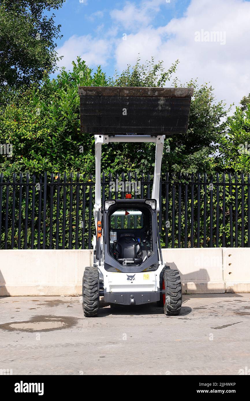 A brand new Bobcat S530 skidsteer loader Stock Photo - Alamy