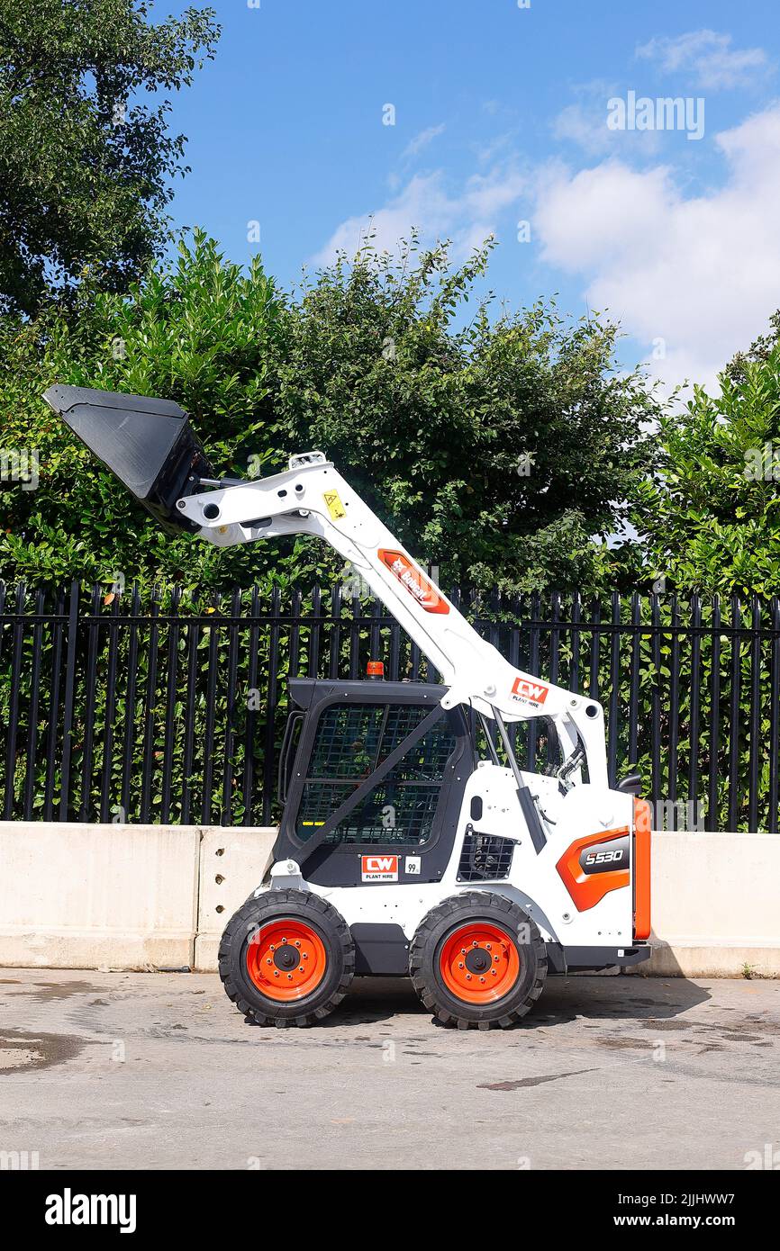 A brand new Bobcat S530 skidsteer loader Stock Photo - Alamy