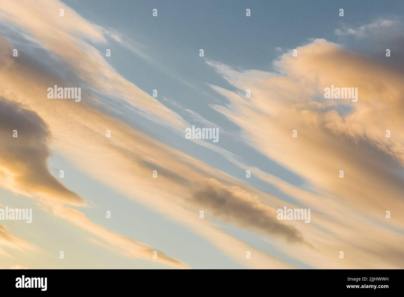 Lenticular shape hi-res stock photography and images - Alamy