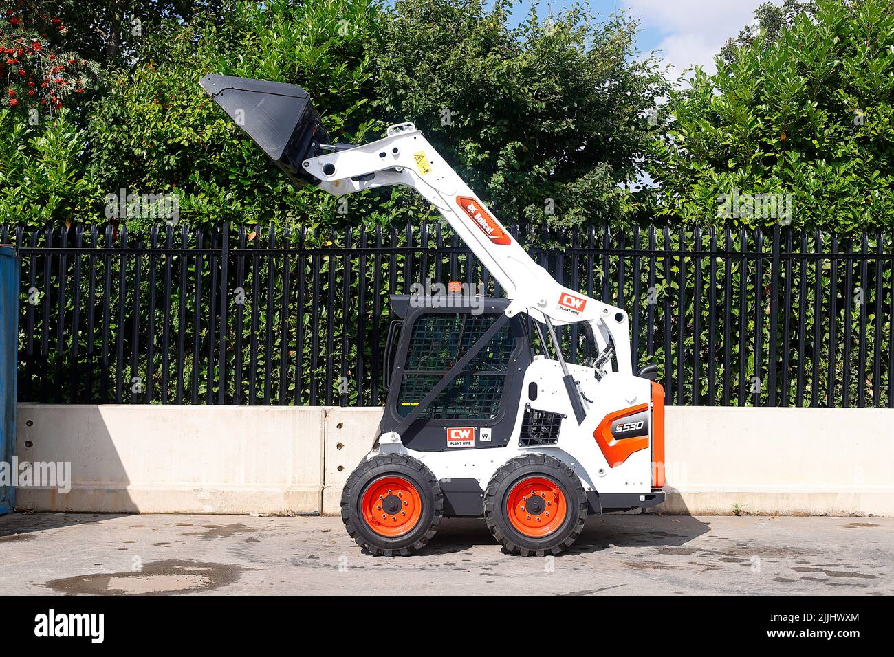 A brand new Bobcat S530 skidsteer loader Stock Photo - Alamy