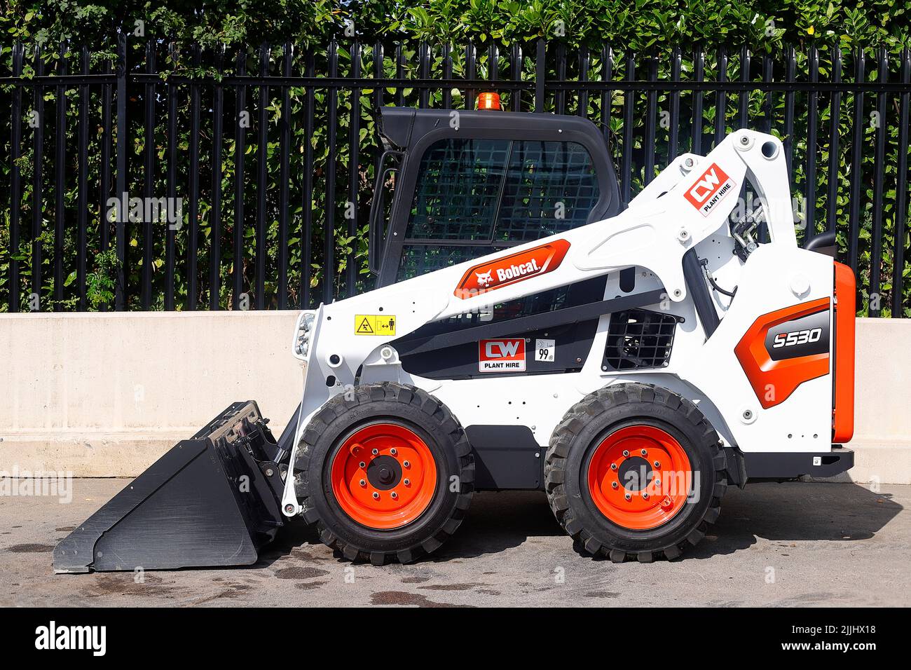 A brand new Bobcat S530 skidsteer loader Stock Photo - Alamy