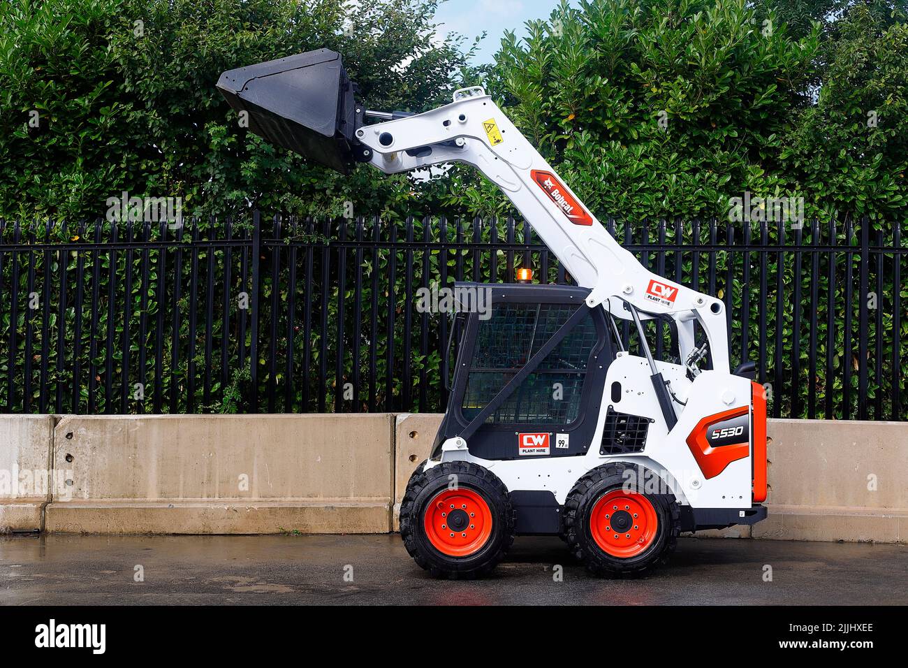 A brand new Bobcat S530 skidsteer loader Stock Photo - Alamy
