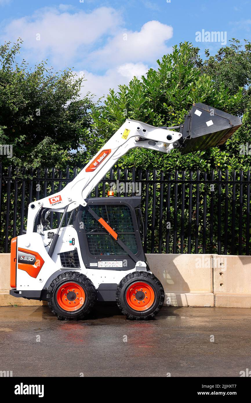 A brand new Bobcat S530 skidsteer loader Stock Photo - Alamy