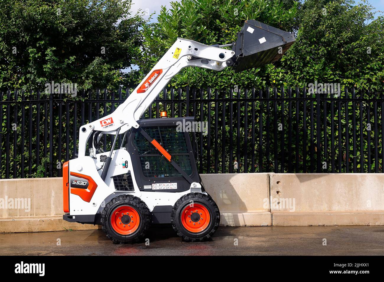 A brand new Bobcat S530 skidsteer loader Stock Photo - Alamy