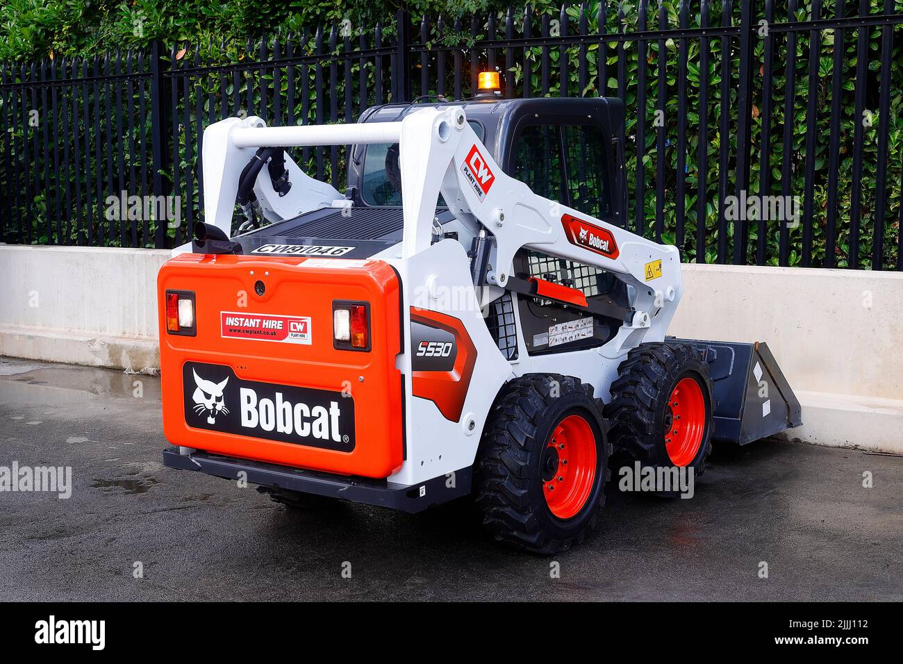 A brand new Bobcat S530 skidsteer loader Stock Photo - Alamy