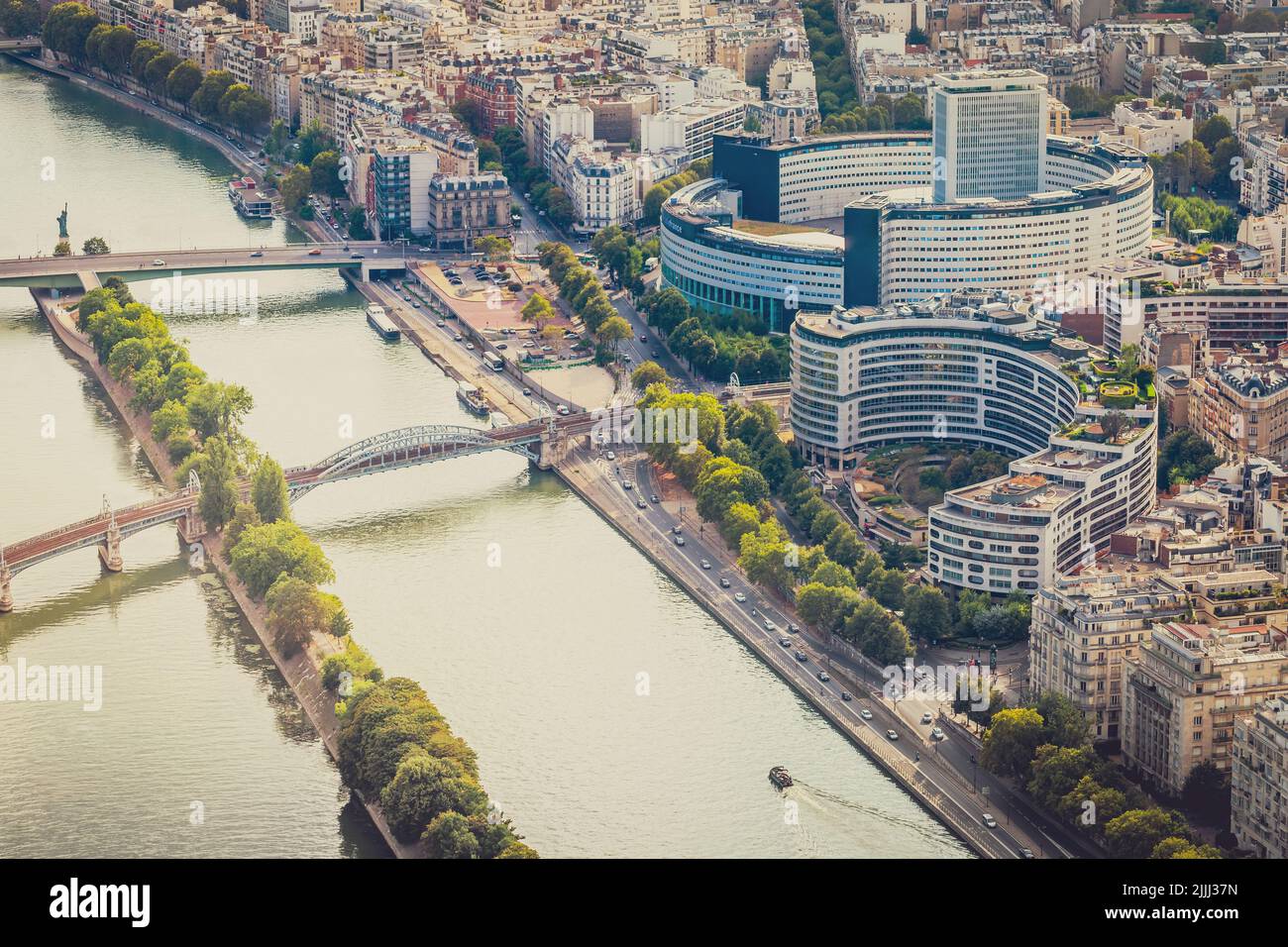 Parisian house boat hi-res stock photography and images - Alamy