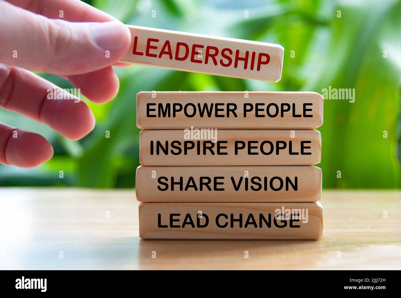 People Empowering People Logo