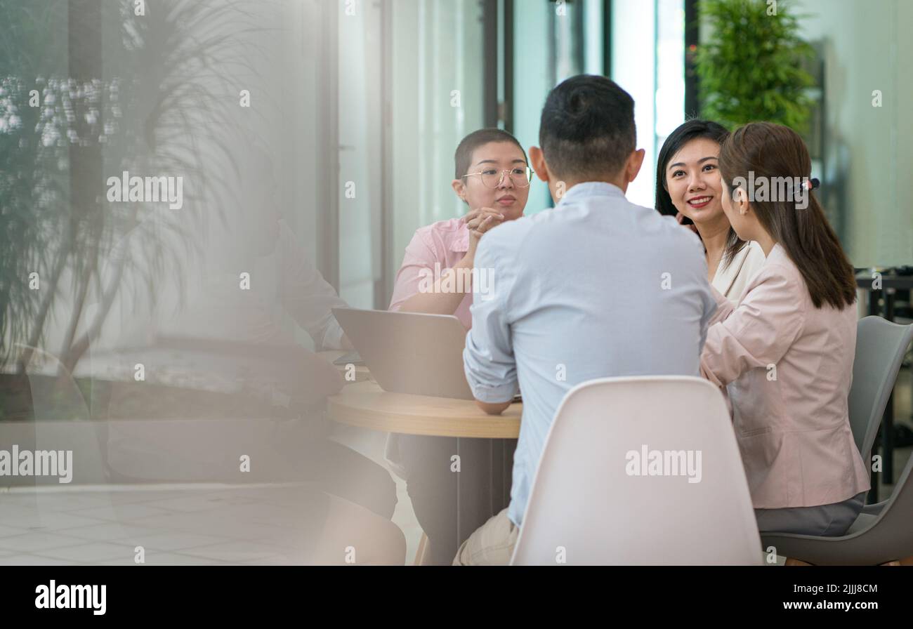 Formal business meeting table asian hi-res stock photography and images ...