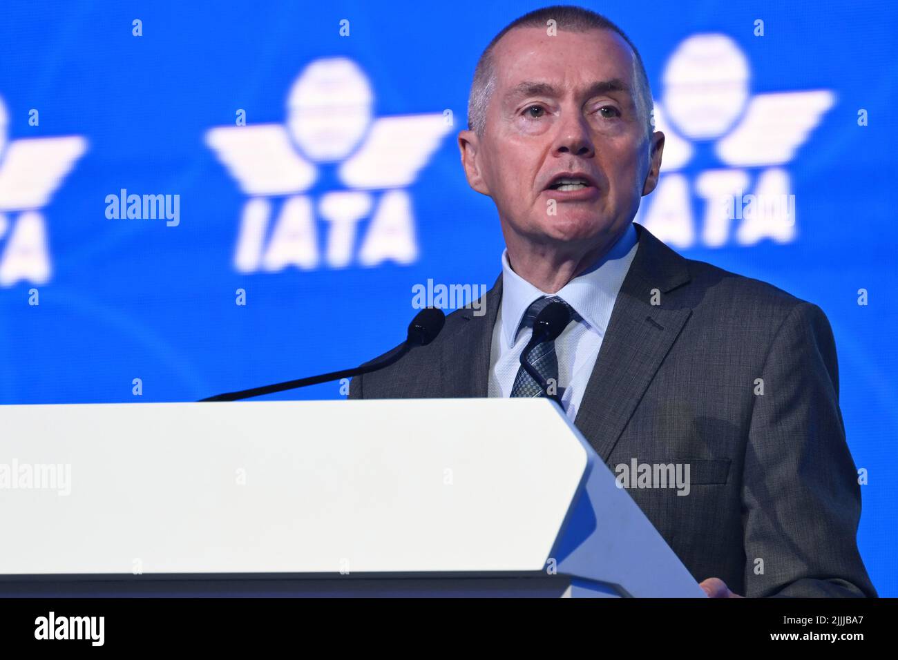 Iata director general willie walsh hi-res stock photography and images ...